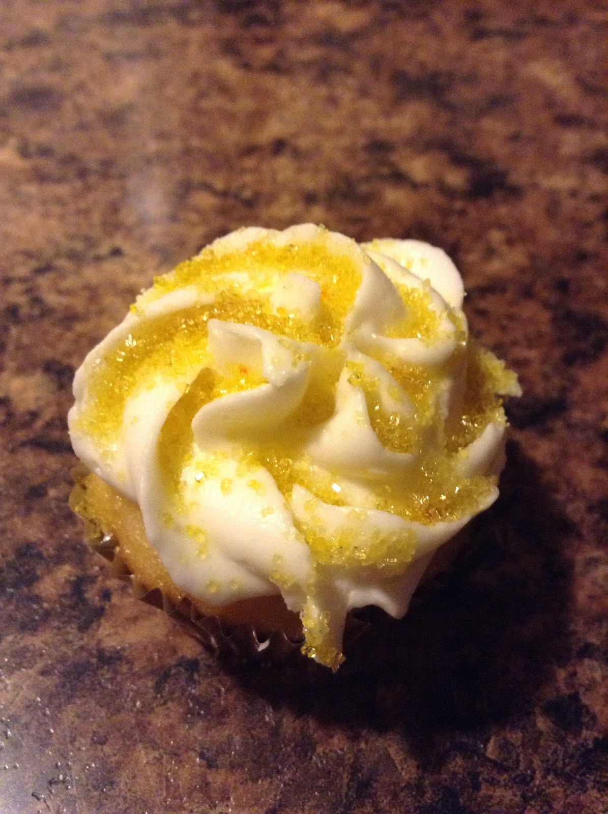 2 Girls Just Cupcakin' Along: Molly- 180 Mini Cupcakes for 50th ...